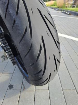 Black Yamaha FZ 6S 2005 in Kaunas, with an engine capacity of 0.60 L and mileage of 49 thousand km for 2650 €, photo 12 on AUTOMOTO.COM.LV