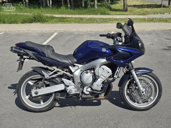 Zils Yamaha FZ 6S 2005 Šauļi, ar dzinēja tilpumu 0.60 L un nobraukumu 36 tūkst. km par 1750 €, foto 2 vietnē AUTOMOTO.COM.LV