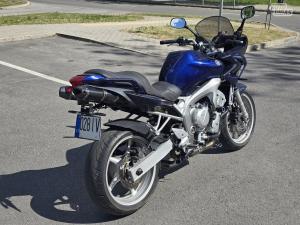 Zils Yamaha FZ 6S 2005 Šauļi, ar dzinēja tilpumu 0.60 L un nobraukumu 36 tūkst. km par 1750 €, foto 4 vietnē AUTOMOTO.COM.LV