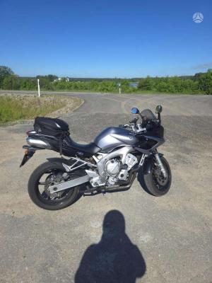 Серый Ямаха FZ 6S 2005 в Вевис, объемом двигателя 0.60 л и пробегом 47 тыс. км за 2500 €, фото  на AUTOMOTO.COM.LV