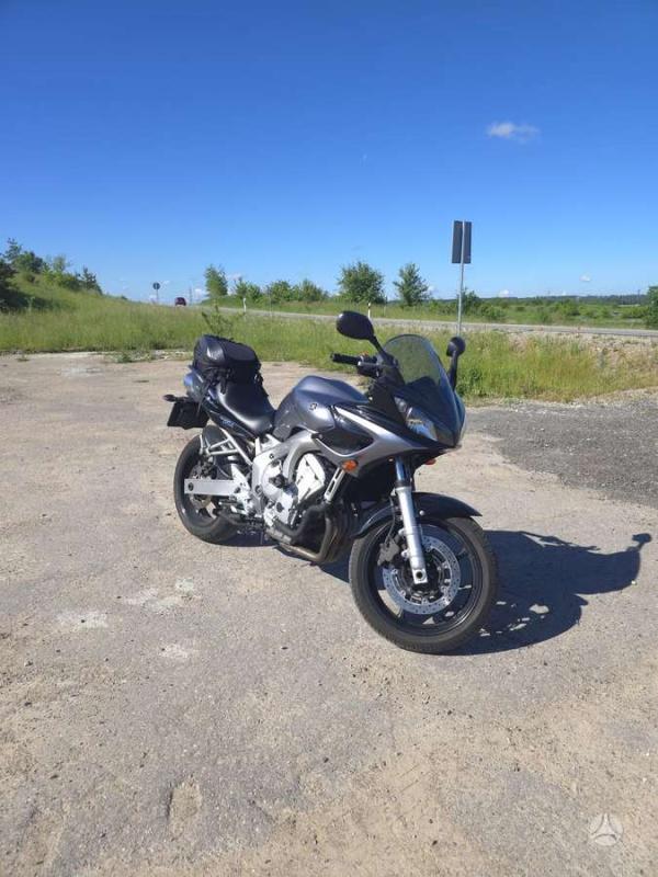 Серый Ямаха FZ 6S 2005 в Вевис, объемом двигателя 0.60 л и пробегом 47 тыс. км за 2500 €, фото 3 на AUTOMOTO.COM.LV
