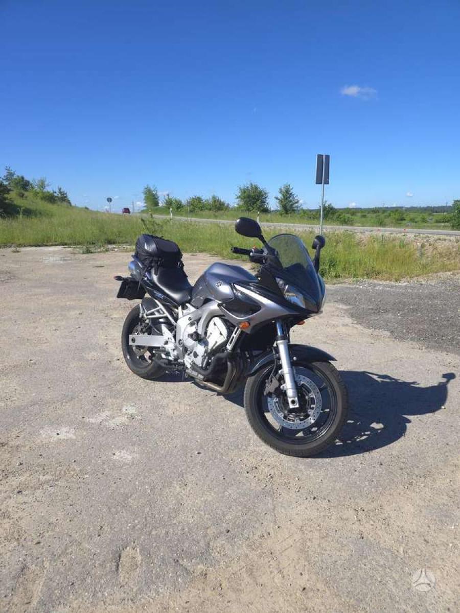 Серый Ямаха FZ 6S 2005 в Вевис, объемом двигателя 0.60 л и пробегом 47 тыс. км за 2500 €, фото 4 на AUTOMOTO.COM.LV