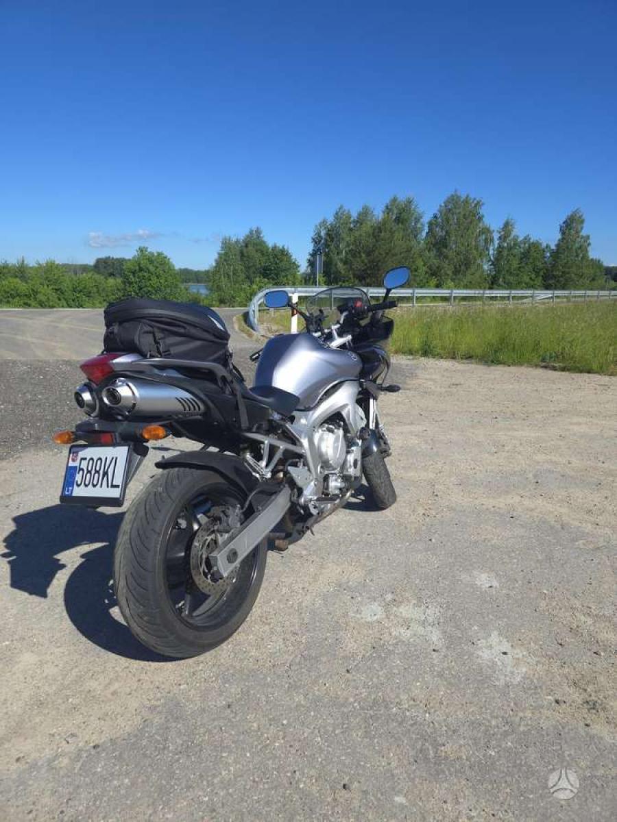 Серый Ямаха FZ 6S 2005 в Вевис, объемом двигателя 0.60 л и пробегом 47 тыс. км за 2500 €, фото 5 на AUTOMOTO.COM.LV