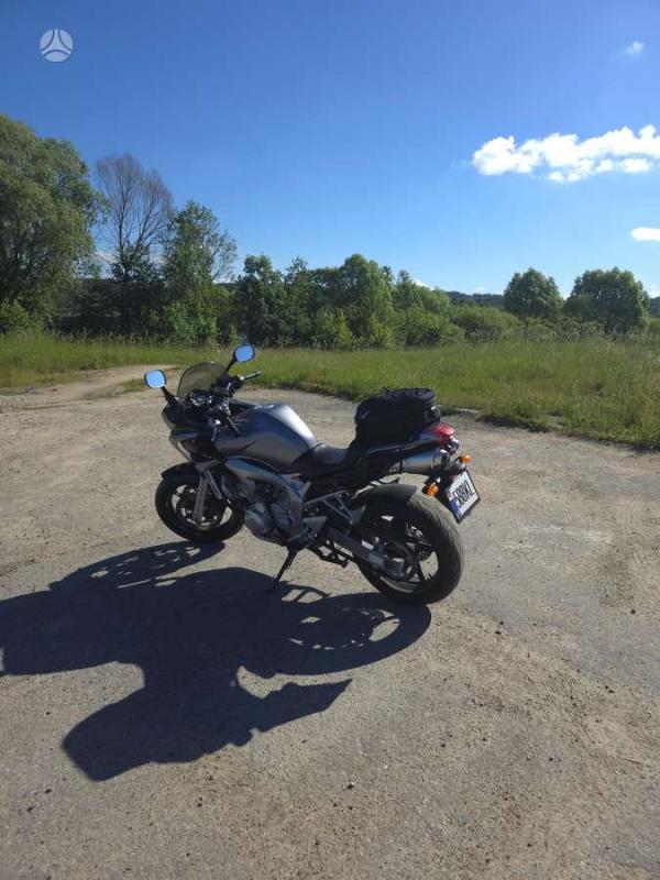 Серый Ямаха FZ 6S 2005 в Вевис, объемом двигателя 0.60 л и пробегом 47 тыс. км за 2500 €, фото 5 на AUTOMOTO.COM.LV