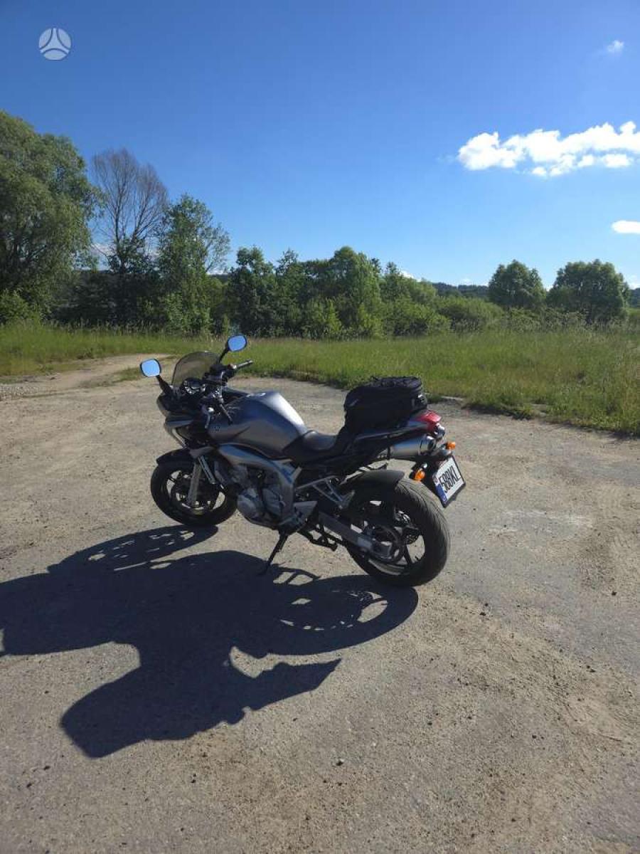 Серый Ямаха FZ 6S 2005 в Вевис, объемом двигателя 0.60 л и пробегом 47 тыс. км за 2500 €, фото 6 на AUTOMOTO.COM.LV