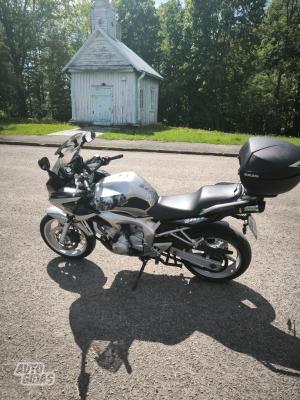 Grey Yamaha FZ 6S 2024 in Kaisiadorys, with an engine capacity of 0.60 L and mileage of 19 thousand km for 2200 €, photo 5 on AUTOMOTO.COM.LV