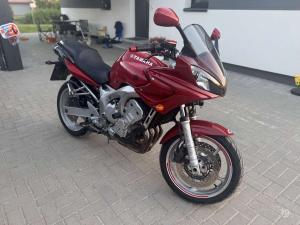 Sarkans Yamaha FZ 6S 2004 Kretinga, ar dzinēja tilpumu 0.60 L un nobraukumu 15 tūkst. km par 2800 €, foto 4 vietnē AUTOMOTO.COM.LV
