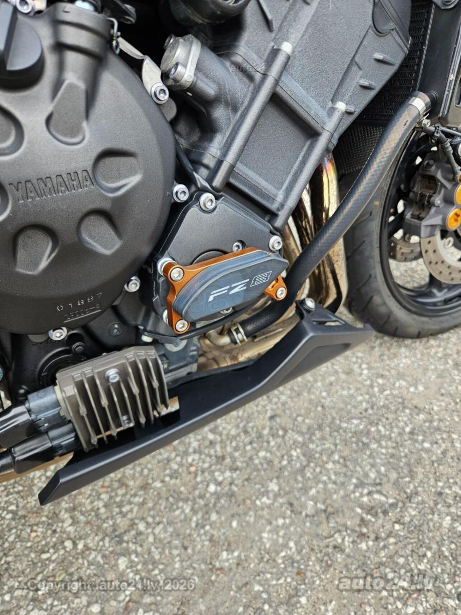 Black Yamaha FZ 8 2010 in Tallinn, with an engine capacity of 0.78 L and mileage of 58 thousand km for 3900 €, photo 8 on AUTOMOTO.COM.LV