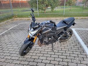 Melns Yamaha FZ 8 2011 Tartu, ar dzinēja tilpumu 0.80 L un nobraukumu 25 tūkst. km par 4000 €, foto  vietnē AUTOMOTO.COM.LV
