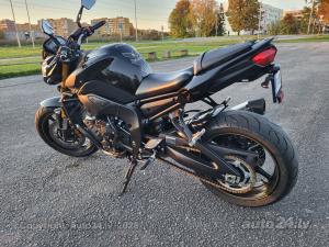 Melns Yamaha FZ 8 2011 Tartu, ar dzinēja tilpumu 0.80 L un nobraukumu 25 tūkst. km par 4000 €, foto 9 vietnē AUTOMOTO.COM.LV