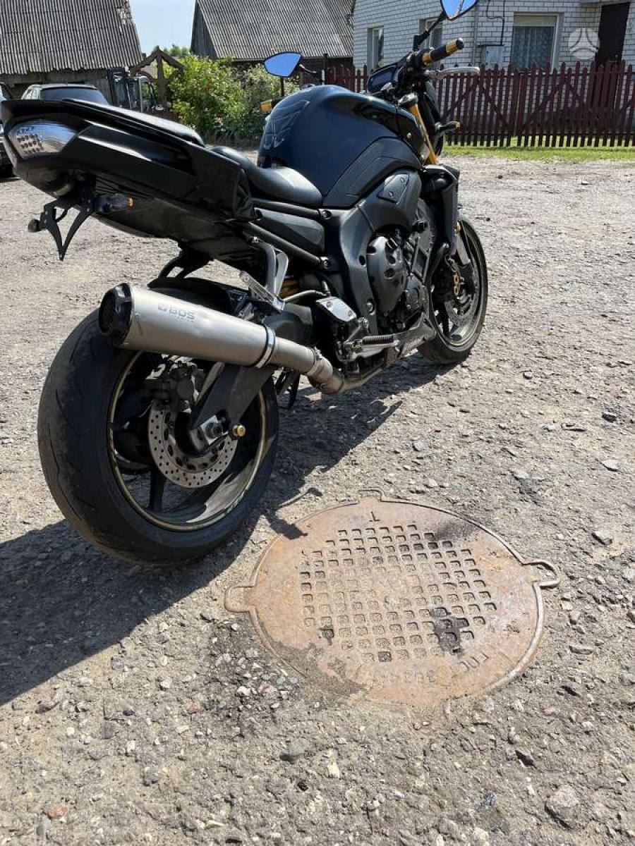 Черный Ямаха FZ 8 2011 в Скаудвеле, объемом двигателя 0.80 л и пробегом 34 тыс. км за 4600 €, фото 5 на AUTOMOTO.COM.LV