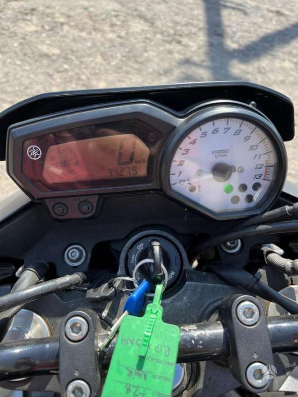 Черный Ямаха FZ 8 2011 в Скаудвеле, объемом двигателя 0.80 л и пробегом 34 тыс. км за 4600 €, фото 7 на AUTOMOTO.COM.LV