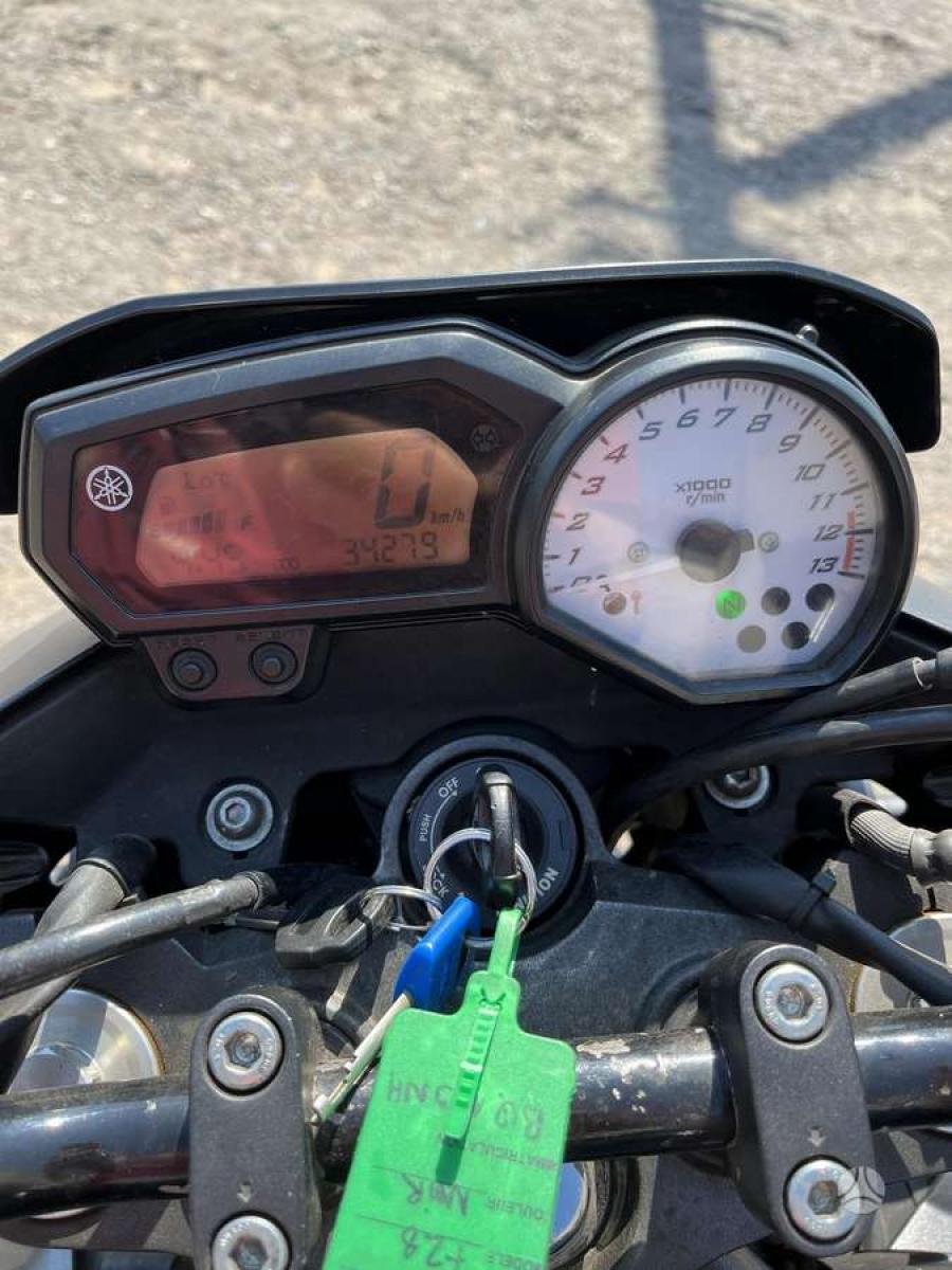 Черный Ямаха FZ 8 2011 в Скаудвеле, объемом двигателя 0.80 л и пробегом 34 тыс. км за 4600 €, фото 8 на AUTOMOTO.COM.LV