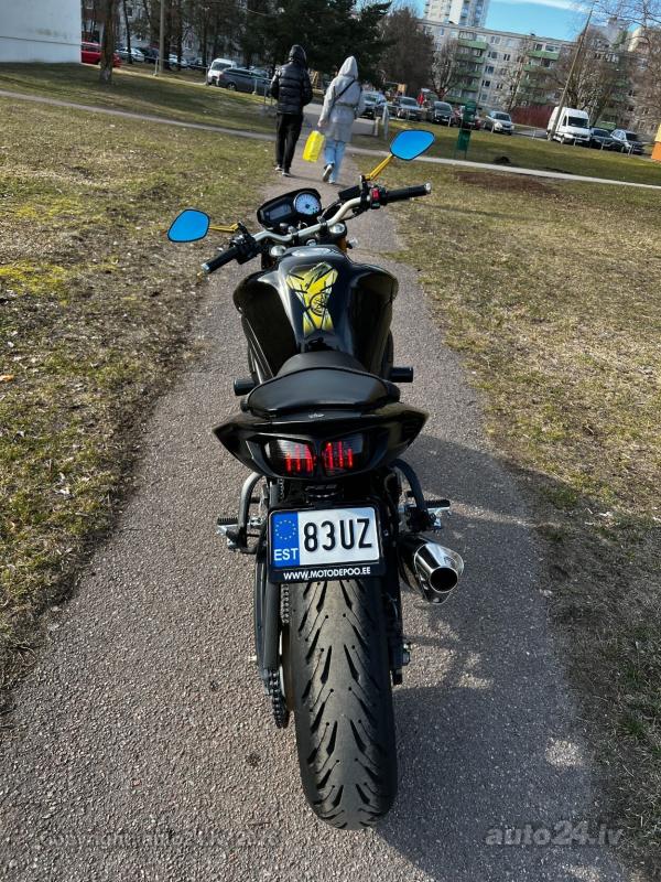 Yamaha FZ 8 2013 Tallina vietnē Melns Yamaha FZ 8 2013 Tallina, ar dzinēja tilpumu 0.78 L un nobraukumu 20 tūkst. km par 5999 €, foto 5 vietnē AUTOMOTO.COM.LV