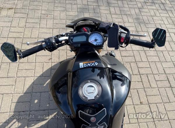 Черный Ямаха FZ 8 2014 в Таллин, объемом двигателя 0.80 л и пробегом 25 тыс. км за 4999 €, фото 2 на AUTOMOTO.COM.LV