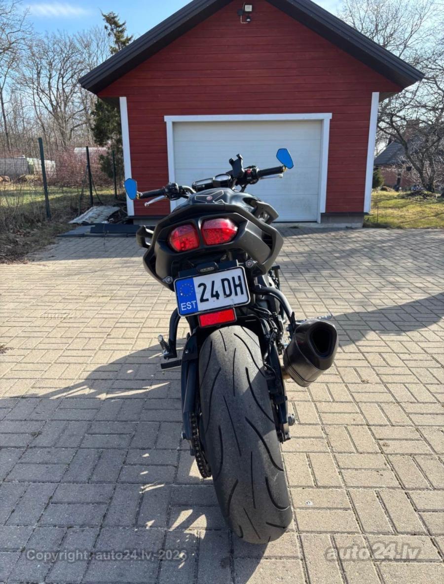 Черный Ямаха FZ 8 2014 в Таллин, объемом двигателя 0.80 л и пробегом 25 тыс. км за 4999 €, фото 5 на AUTOMOTO.COM.LV