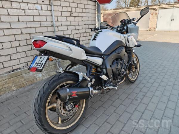 Yamaha FZ 8 2010 in Riga, with an engine capacity of 0.80 L and mileage of 0 thousand km for 3900 €, photo 4 on AUTOMOTO.COM.LV