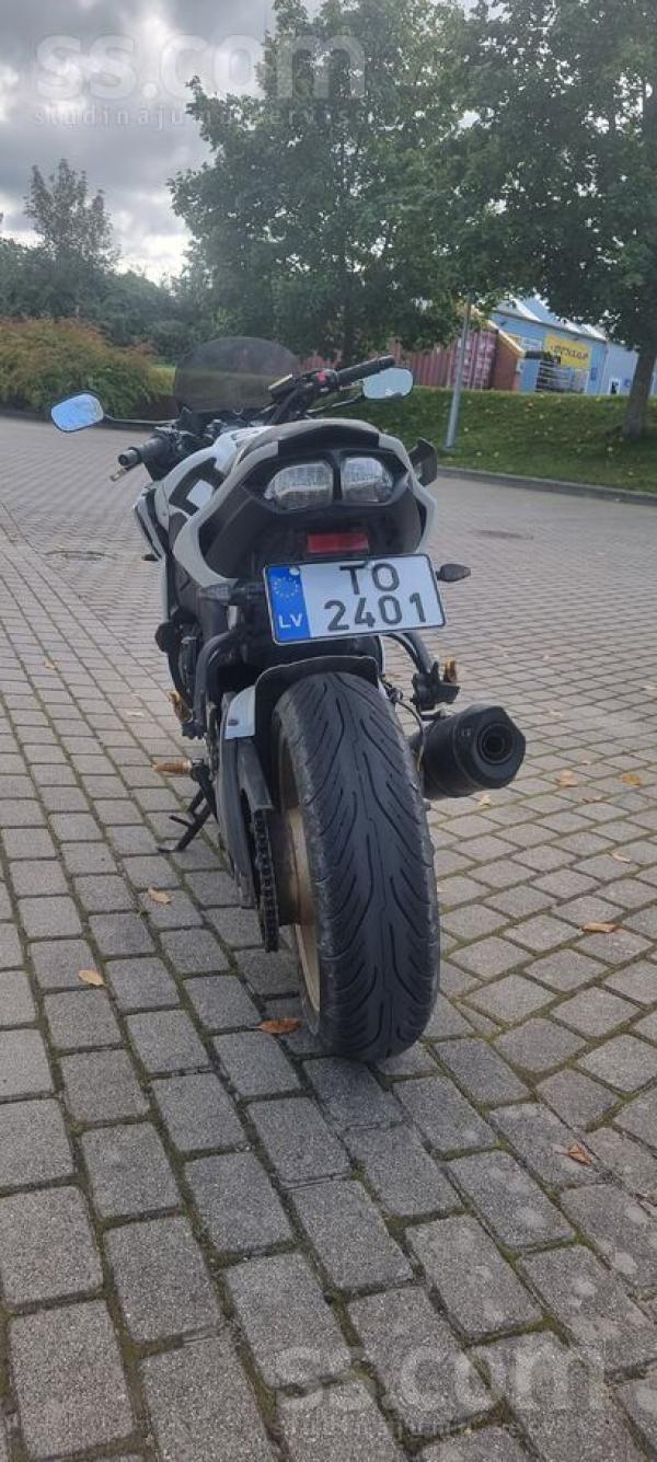 Yamaha FZ 8 2010 in Dobele, with an engine capacity of 0.80 L and mileage of 0 thousand km for 4400 €, photo 4 on AUTOMOTO.COM.LV