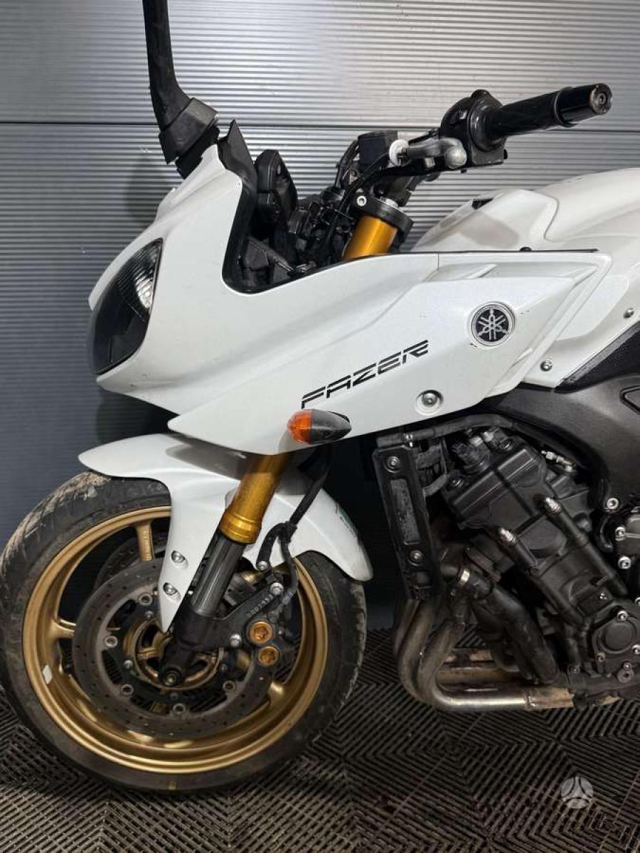 Yamaha FZ 8 2011 in Taurage, with an engine capacity of 0.80 L and mileage of 30 thousand km for 1950 €, photo 6 on AUTOMOTO.COM.LV