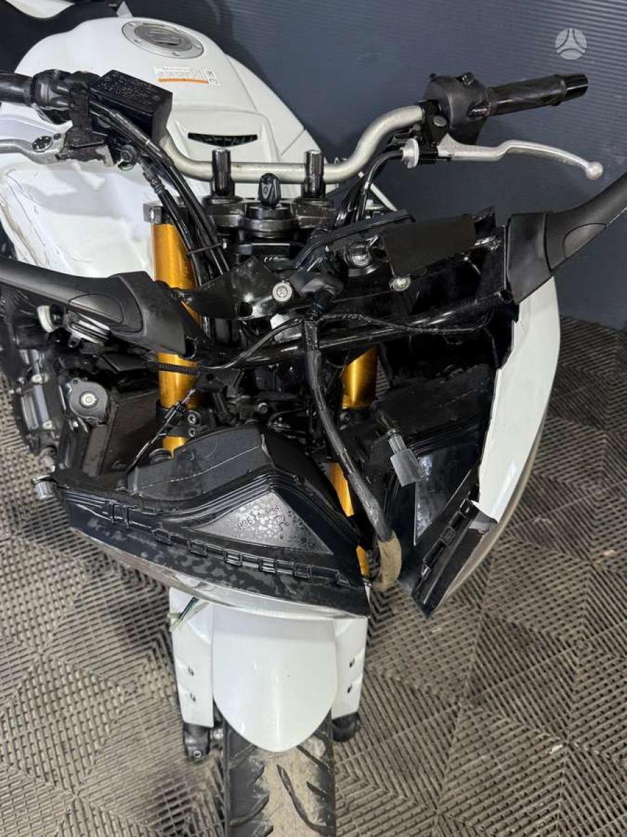 Yamaha FZ 8 2011 in Taurage, with an engine capacity of 0.80 L and mileage of 30 thousand km for 1950 €, photo 8 on AUTOMOTO.COM.LV