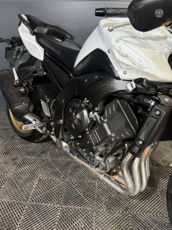 Yamaha FZ 8 2011 Tauragė, ar dzinēja tilpumu 0.80 L un nobraukumu 30 tūkst. km par 1950 €, foto 9 vietnē AUTOMOTO.COM.LV