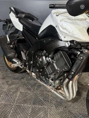 Yamaha FZ 8 2011 in Taurage, with an engine capacity of 0.80 L and mileage of 30 thousand km for 1950 €, photo 10 on AUTOMOTO.COM.LV