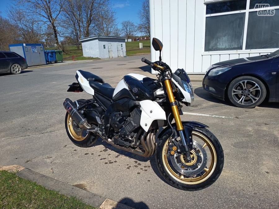 Yamaha FZ 8 2012 in Vilnius, with an engine capacity of 0.80 L and mileage of 46 thousand km for 3420 €, photo 4 on AUTOMOTO.COM.LV