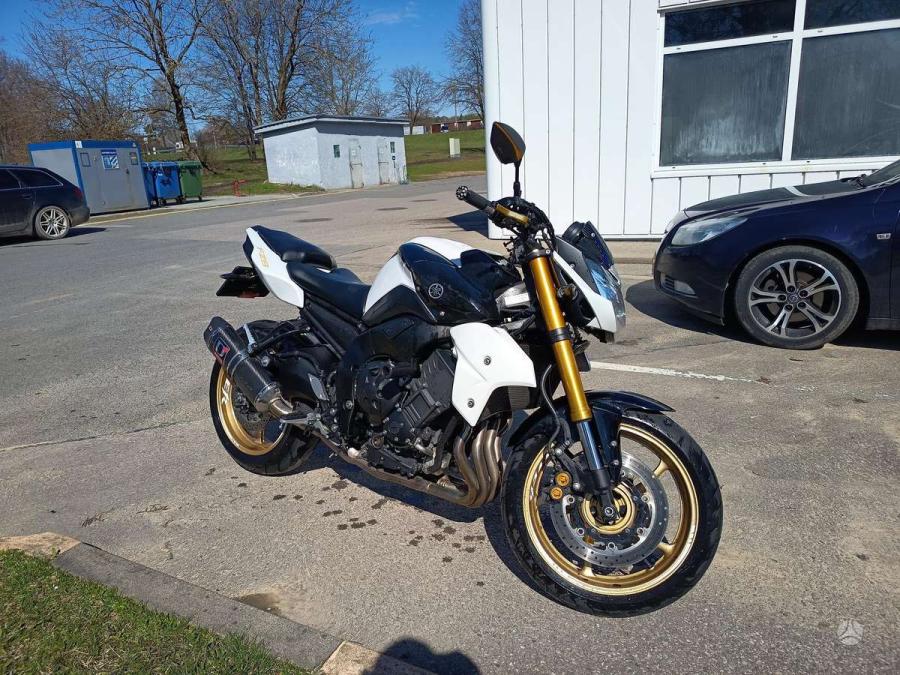 Yamaha FZ 8 2012 in Trakai, with an engine capacity of 0.80 L and mileage of 45 thousand km for 3299 €, photo 1 on AUTOMOTO.COM.LV