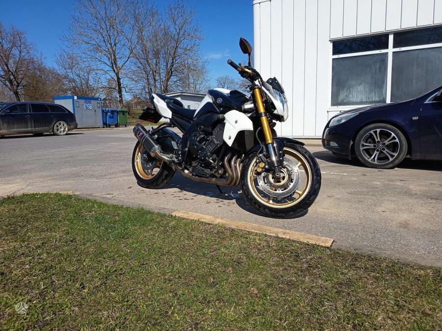 Yamaha FZ 8 2012 in Trakai, with an engine capacity of 0.80 L and mileage of 45 thousand km for 3299 €, photo 6 on AUTOMOTO.COM.LV