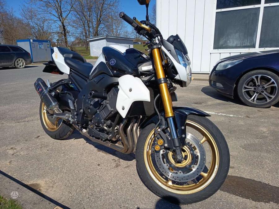 Yamaha FZ 8 2012 in Trakai, with an engine capacity of 0.80 L and mileage of 45 thousand km for 3299 €, photo 11 on AUTOMOTO.COM.LV