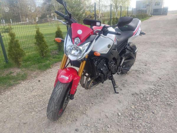 Yamaha FZ 8 2012 in Siauliai, with an engine capacity of 0.80 L and mileage of 30 thousand km for 4550 €, photo 3 on AUTOMOTO.COM.LV