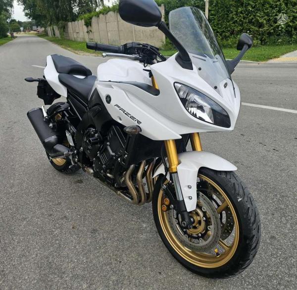 Белый Ямаха FZ 8 2010 в Кельме, объемом двигателя 0.80 л и пробегом 26 тыс. км за 4100 €, фото 1 на AUTOMOTO.COM.LV