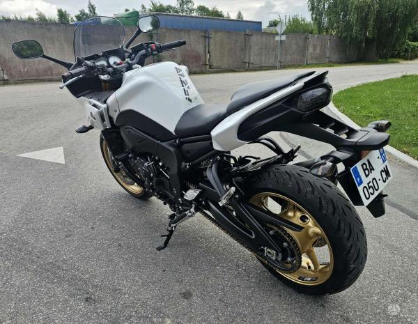 Белый Ямаха FZ 8 2010 в Кельме, объемом двигателя 0.80 л и пробегом 26 тыс. км за 4100 €, фото 6 на AUTOMOTO.COM.LV