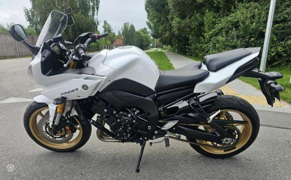 Белый Ямаха FZ 8 2010 в Кельме, объемом двигателя 0.80 л и пробегом 26 тыс. км за 4100 €, фото 9 на AUTOMOTO.COM.LV