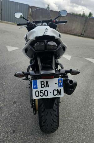 White Yamaha FZ 8 2010 in Kelme, with an engine capacity of 0.80 L and mileage of 26 thousand km for 4100 €, photo 17 on AUTOMOTO.COM.LV