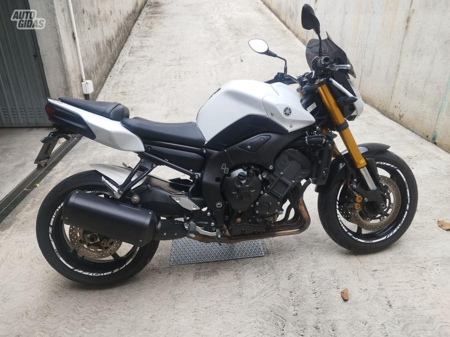 Белый Ямаха FZ 8 2010 в Паневежис, объемом двигателя 0.80 л и пробегом 50 тыс. км за 3300 €, фото 1 на AUTOMOTO.COM.LV