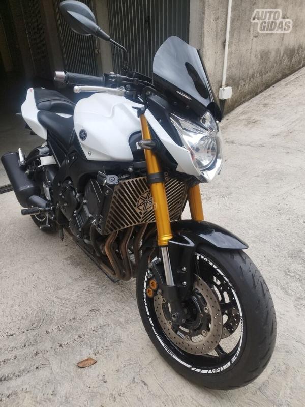 Balts Yamaha FZ 8 2010 Panevēža, ar dzinēja tilpumu 0.80 L un nobraukumu 50 tūkst. km par 3300 €, foto 4 vietnē AUTOMOTO.COM.LV
