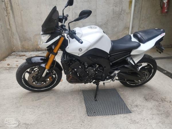 Balts Yamaha FZ 8 2010 Panevēža, ar dzinēja tilpumu 0.80 L un nobraukumu 50 tūkst. km par 3300 €, foto 6 vietnē AUTOMOTO.COM.LV