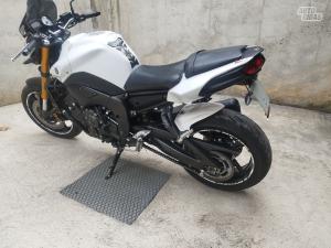Белый Ямаха FZ 8 2010 в Паневежис, объемом двигателя 0.80 л и пробегом 50 тыс. км за 3300 €, фото 7 на AUTOMOTO.COM.LV