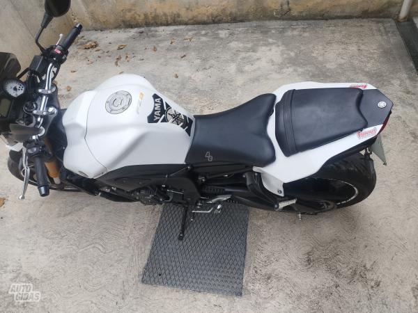 Balts Yamaha FZ 8 2010 Panevēža, ar dzinēja tilpumu 0.80 L un nobraukumu 50 tūkst. km par 3200 €, foto 8 vietnē AUTOMOTO.COM.LV