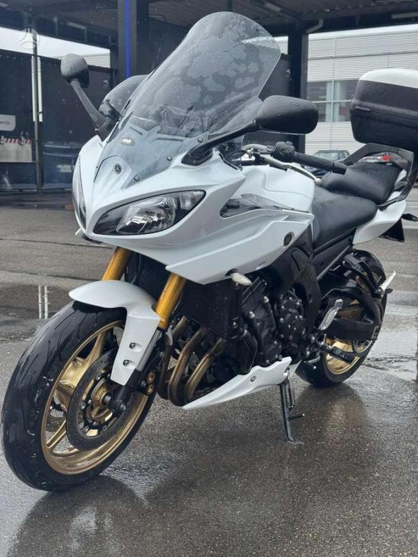 Белый Ямаха FZ 8 2011 в Вильнюс, объемом двигателя 0.80 л и пробегом 61 тыс. км за 4700 €, фото 3 на AUTOMOTO.COM.LV