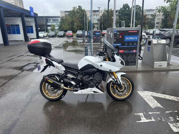 Белый Ямаха FZ 8 2011 в Вильнюс, объемом двигателя 0.80 л и пробегом 61 тыс. км за 4700 €, фото 6 на AUTOMOTO.COM.LV