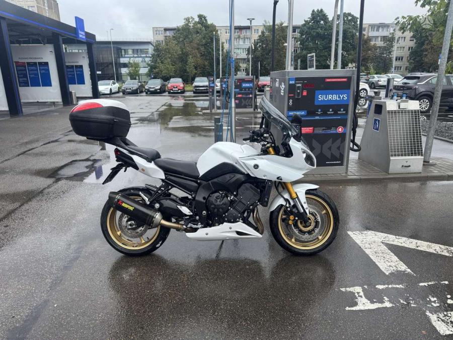 White Yamaha FZ 8 2011 in Vilnius, with an engine capacity of 0.80 L and mileage of 61 thousand km for 4700 €, photo 7 on AUTOMOTO.COM.LV