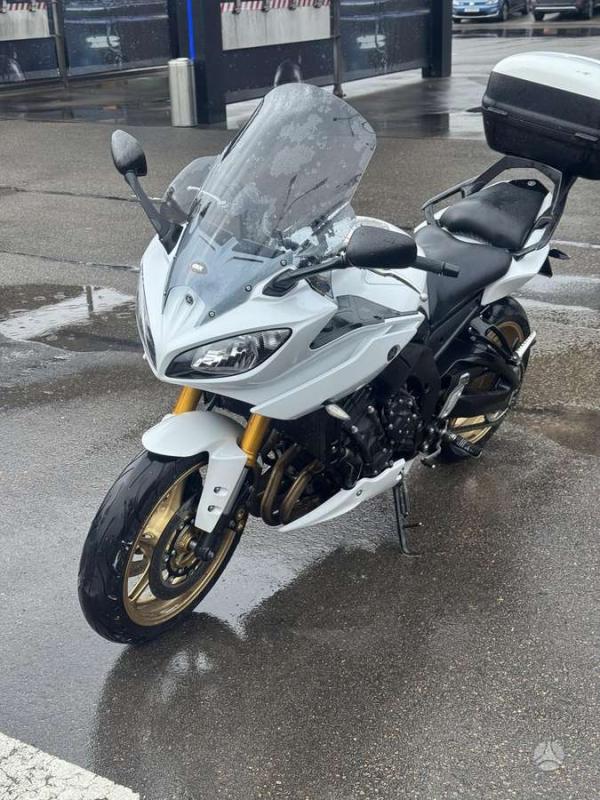 Белый Ямаха FZ 8 2011 в Вильнюс, объемом двигателя 0.80 л и пробегом 61 тыс. км за 4700 €, фото 8 на AUTOMOTO.COM.LV