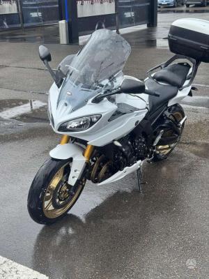 White Yamaha FZ 8 2011 in Vilnius, with an engine capacity of 0.80 L and mileage of 61 thousand km for 4700 €, photo 9 on AUTOMOTO.COM.LV