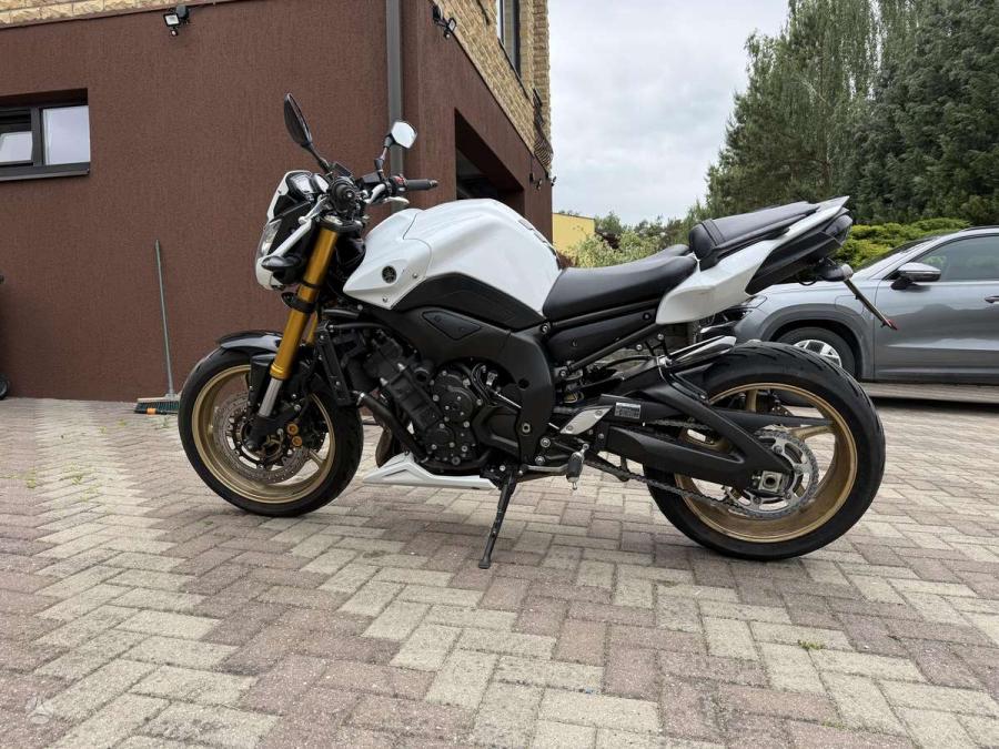 Белый Ямаха FZ 8 2012 в Электренай, объемом двигателя 0.80 л и пробегом 33 тыс. км за 3500 €, фото 1 на AUTOMOTO.COM.LV