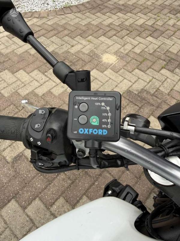 Белый Ямаха FZ 8 2012 в Электренай, объемом двигателя 0.80 л и пробегом 33 тыс. км за 3500 €, фото 2 на AUTOMOTO.COM.LV