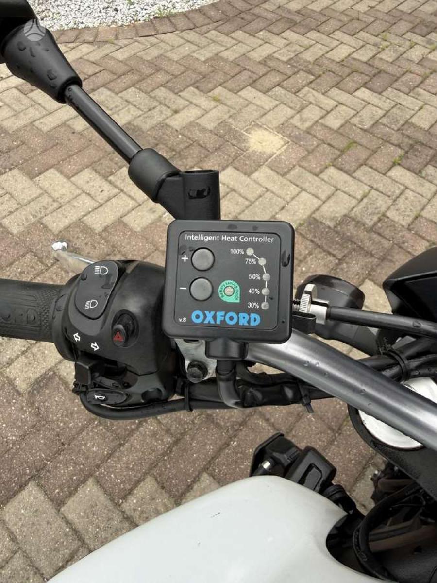 Белый Ямаха FZ 8 2012 в Электренай, объемом двигателя 0.80 л и пробегом 33 тыс. км за 3500 €, фото 3 на AUTOMOTO.COM.LV