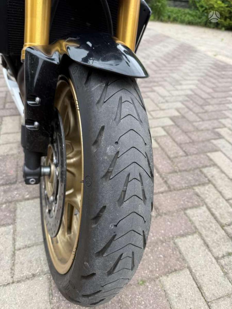 Белый Ямаха FZ 8 2012 в Электренай, объемом двигателя 0.80 л и пробегом 33 тыс. км за 3500 €, фото 6 на AUTOMOTO.COM.LV