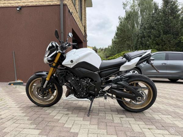 Белый Ямаха FZ 8 2012 в Электренай, объемом двигателя 0.80 л и пробегом 33 тыс. км за 3500 €, фото 6 на AUTOMOTO.COM.LV